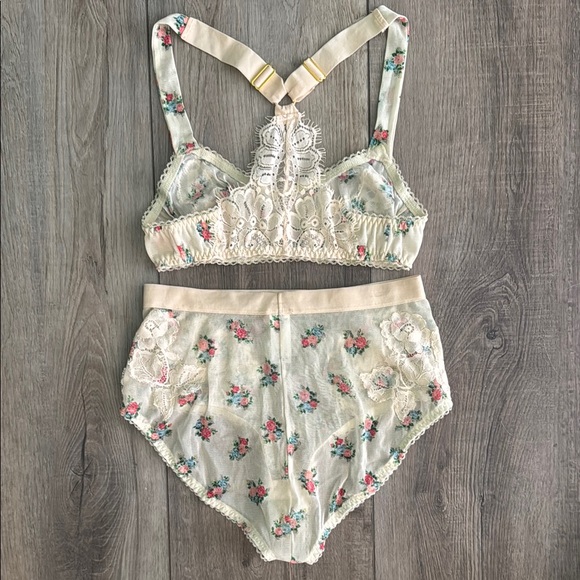 Free People | Intimates & Sleepwear | Free People Cream Lace Set | Poshmark